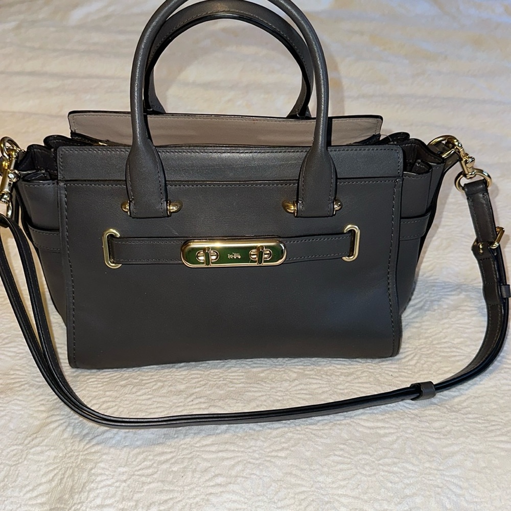 Coach Glovetanned Swagger Bag - Gem